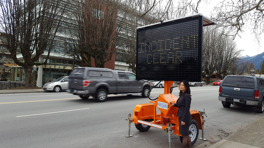 New digital traffic signs installed along busy North Shore routes ...