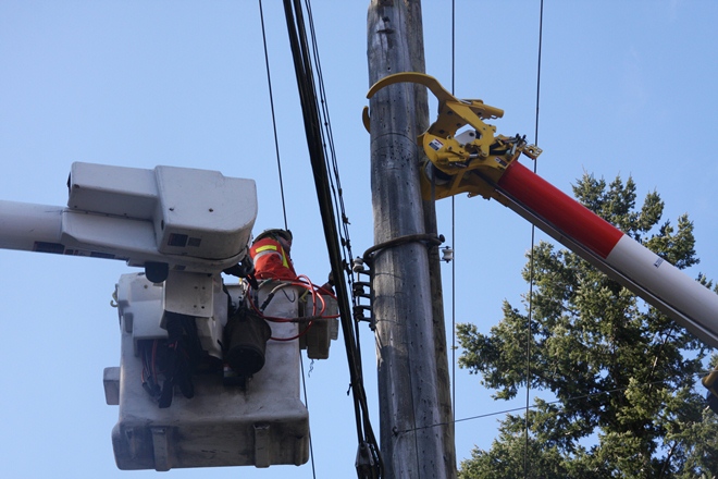 BC Hydro to replace 8,000 aging poles in BC | North Shore Daily Post