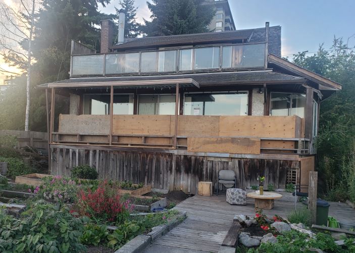 Council postpones demolition of Navvy Jack House | North Shore Daily Post